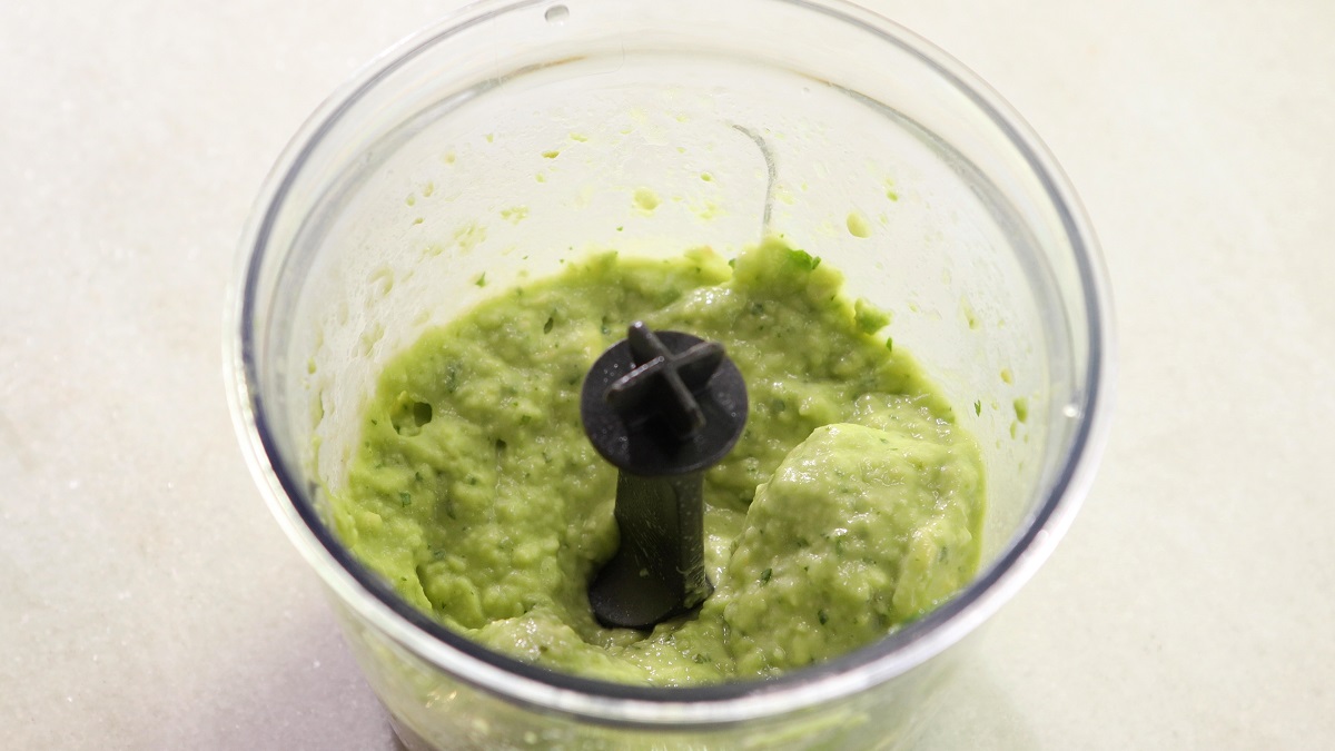 Cómo hacer dip de aguacate, hierbabuena y limón - Comedera - Recetas ...