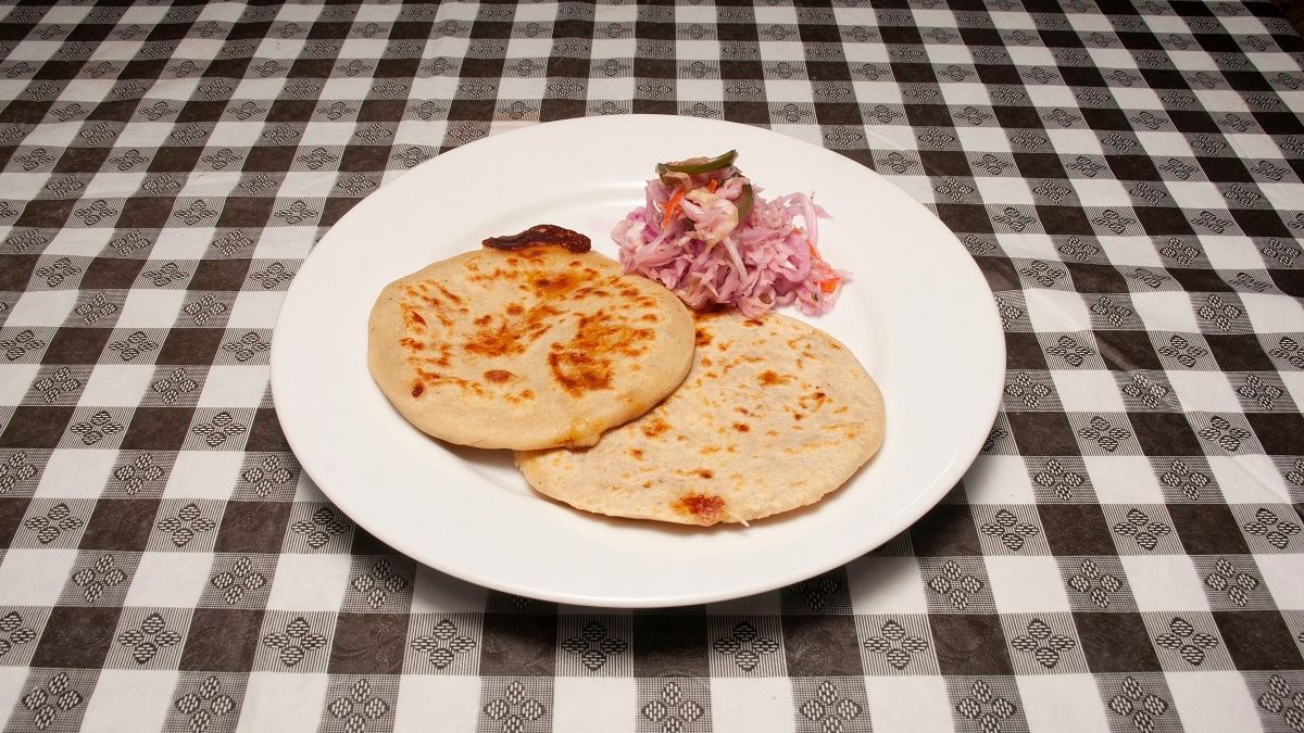 Cómo hacer pupusas de pollo - Comedera - Recetas, tips y consejos para ...