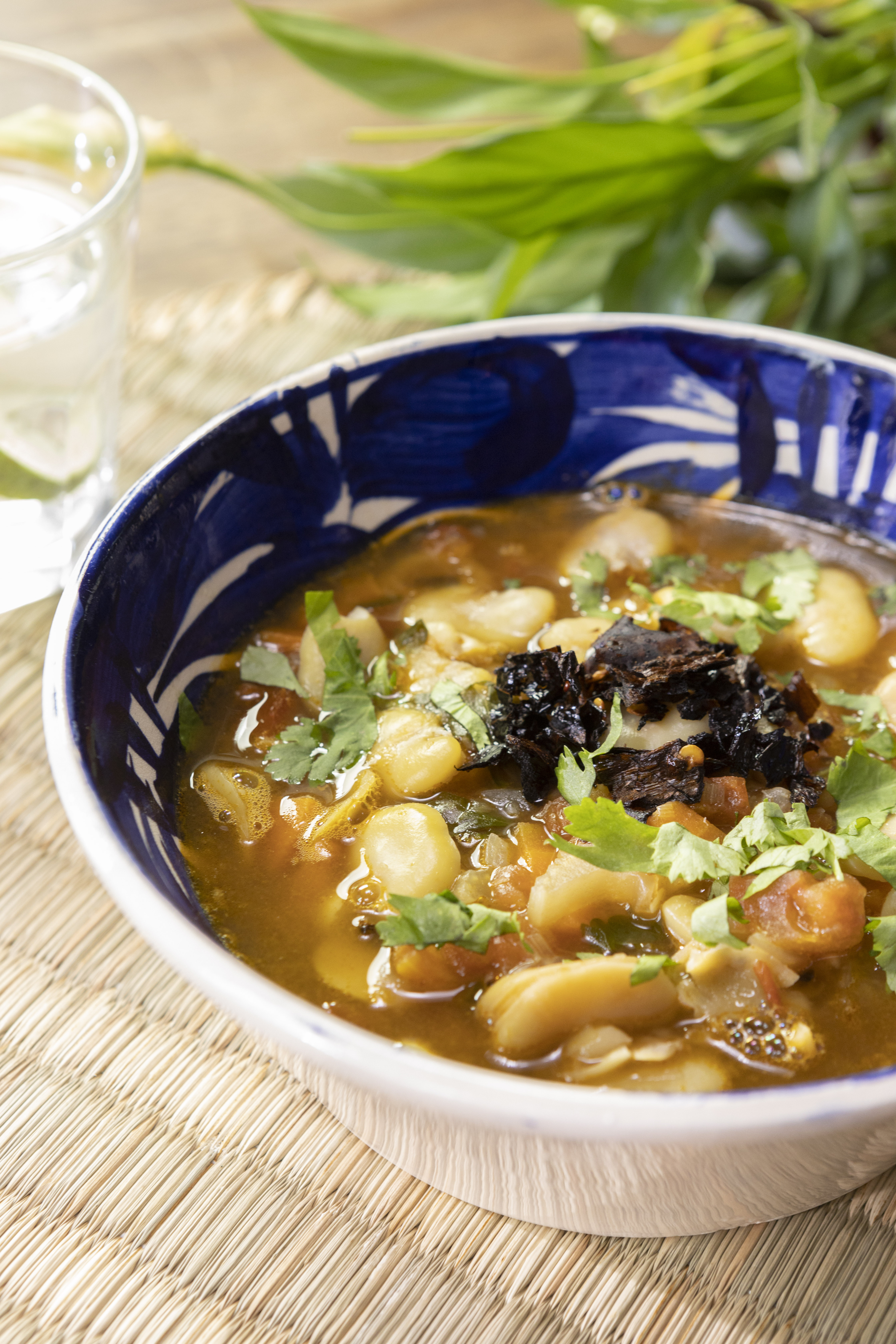 Prepara una deliciosa sopa de habas: receta fácil