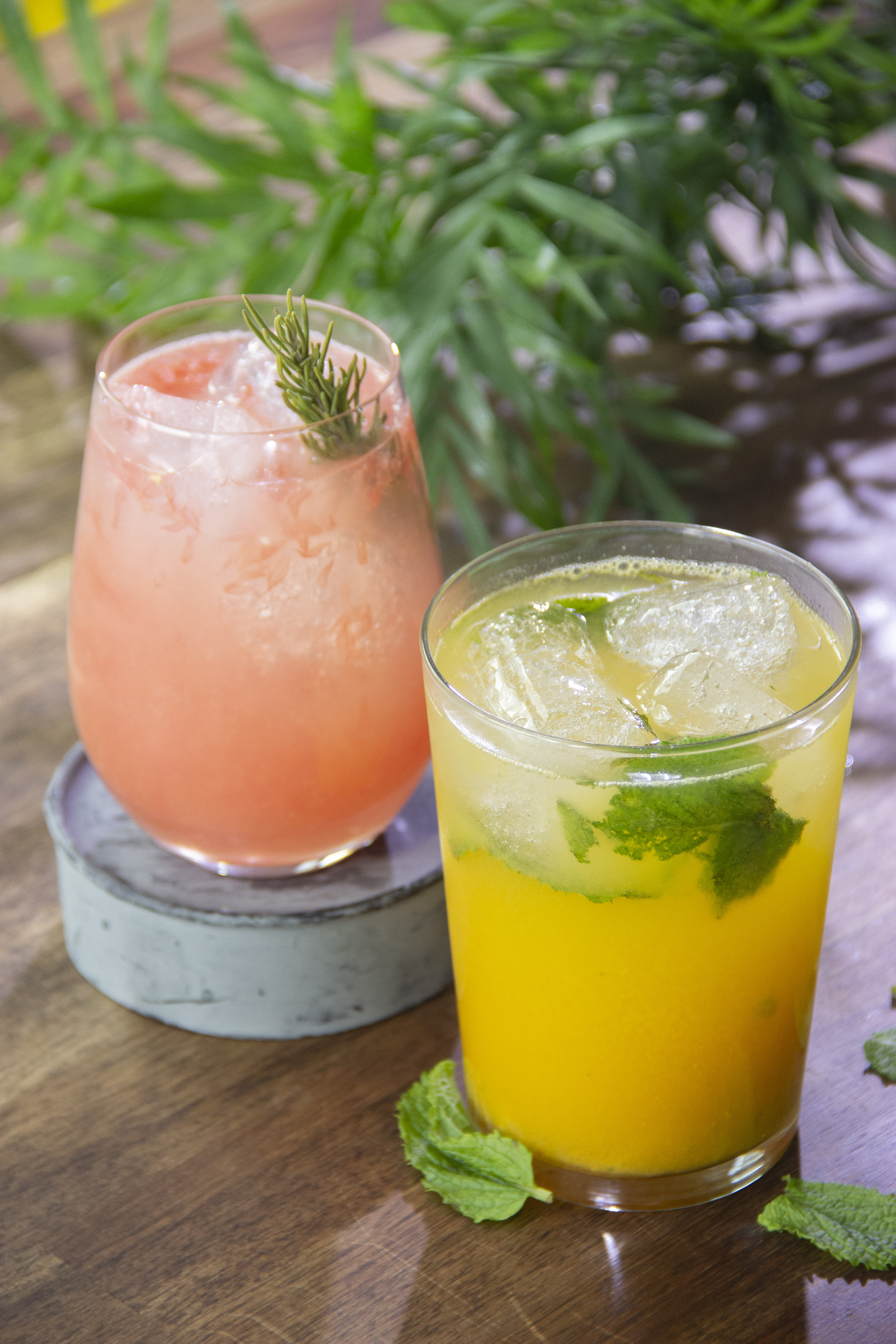 Dos cócteles sin alcohol refrescantes y fáciles de preparar