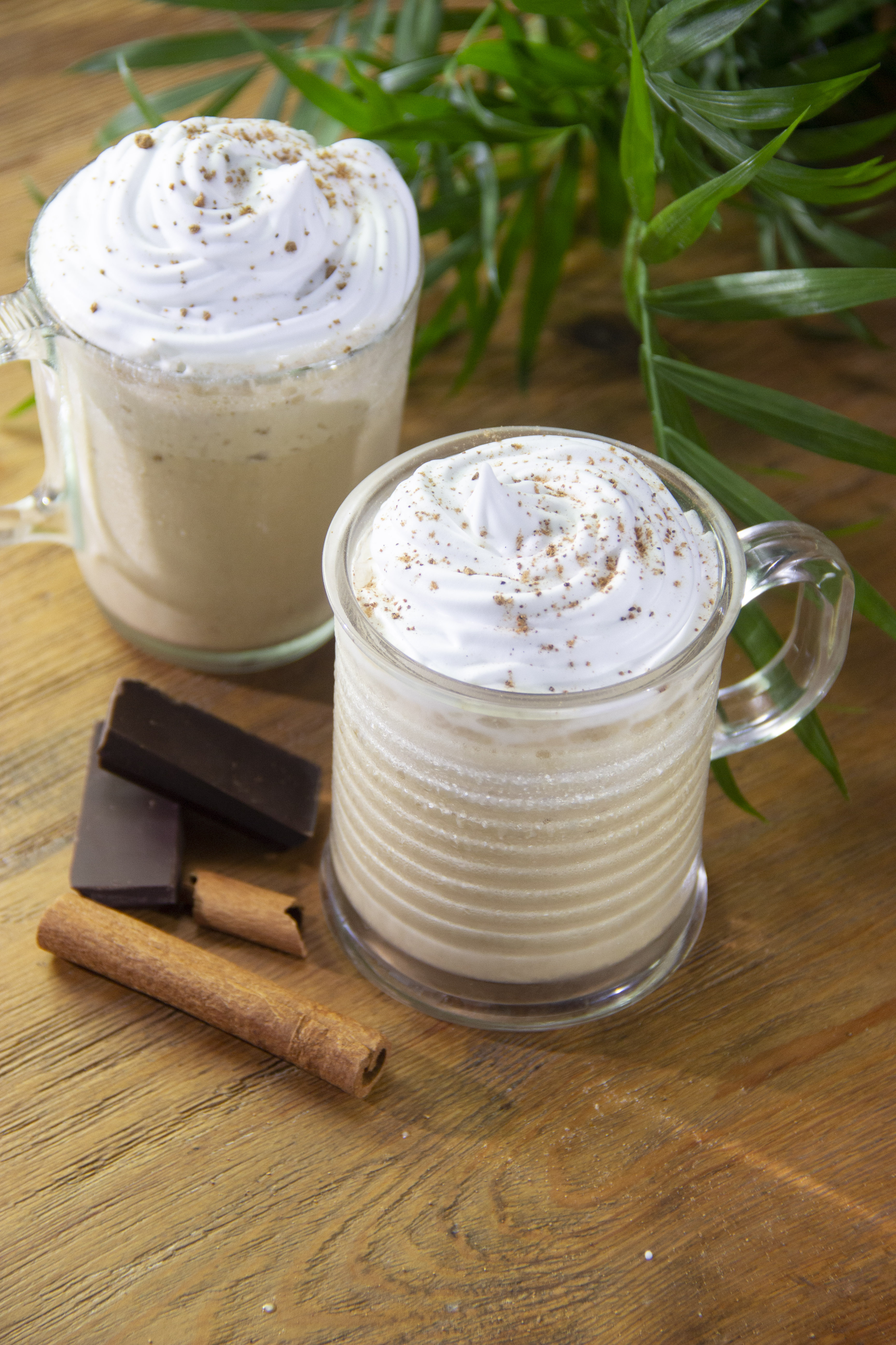 Prepara un refrescante frappé capuccino rompope