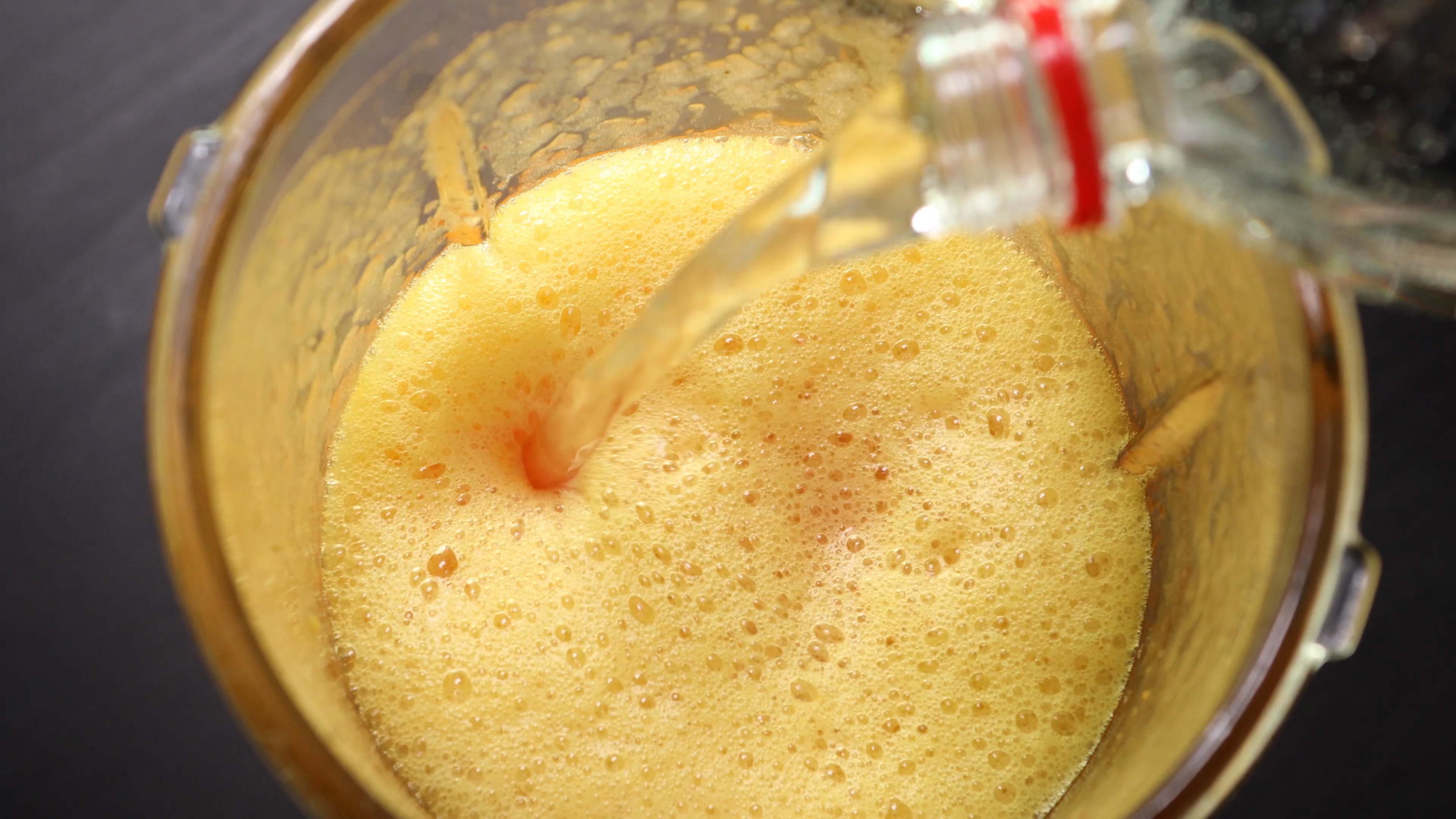 Jugo de fruta burbujeante: una bebida refrescante en minutos