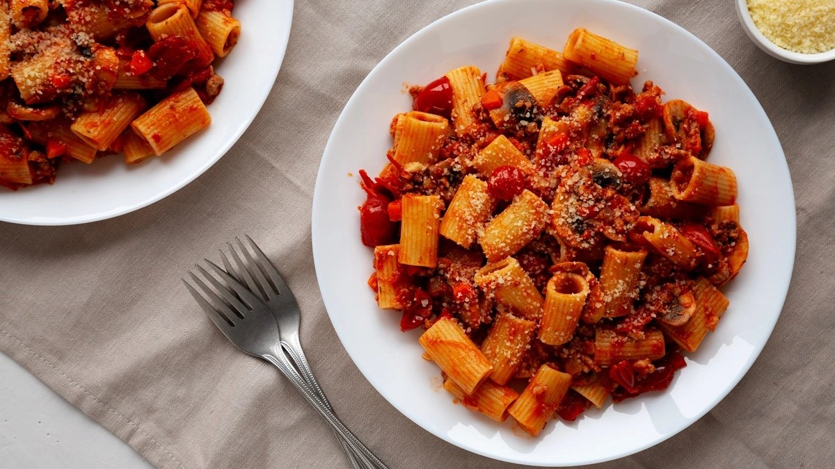 Receta de rigatoni alla Zozzona - Comedera - Recetas, tips y consejos ...